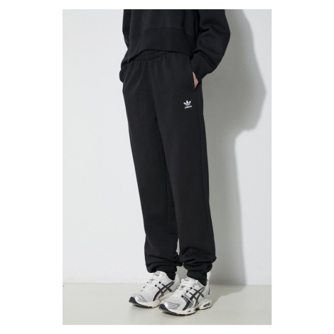 Dámské tepláky Adidas >>> vybírejte z 755 tepláků Adidas ZDE | Modio.cz