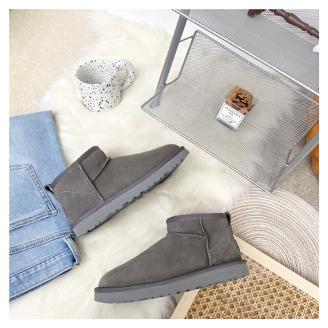 UGG Classic Ultra mini šedé | Modio.cz